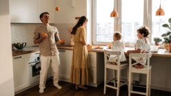 How to juggle work and family responsibilities effectively? – AtulHost